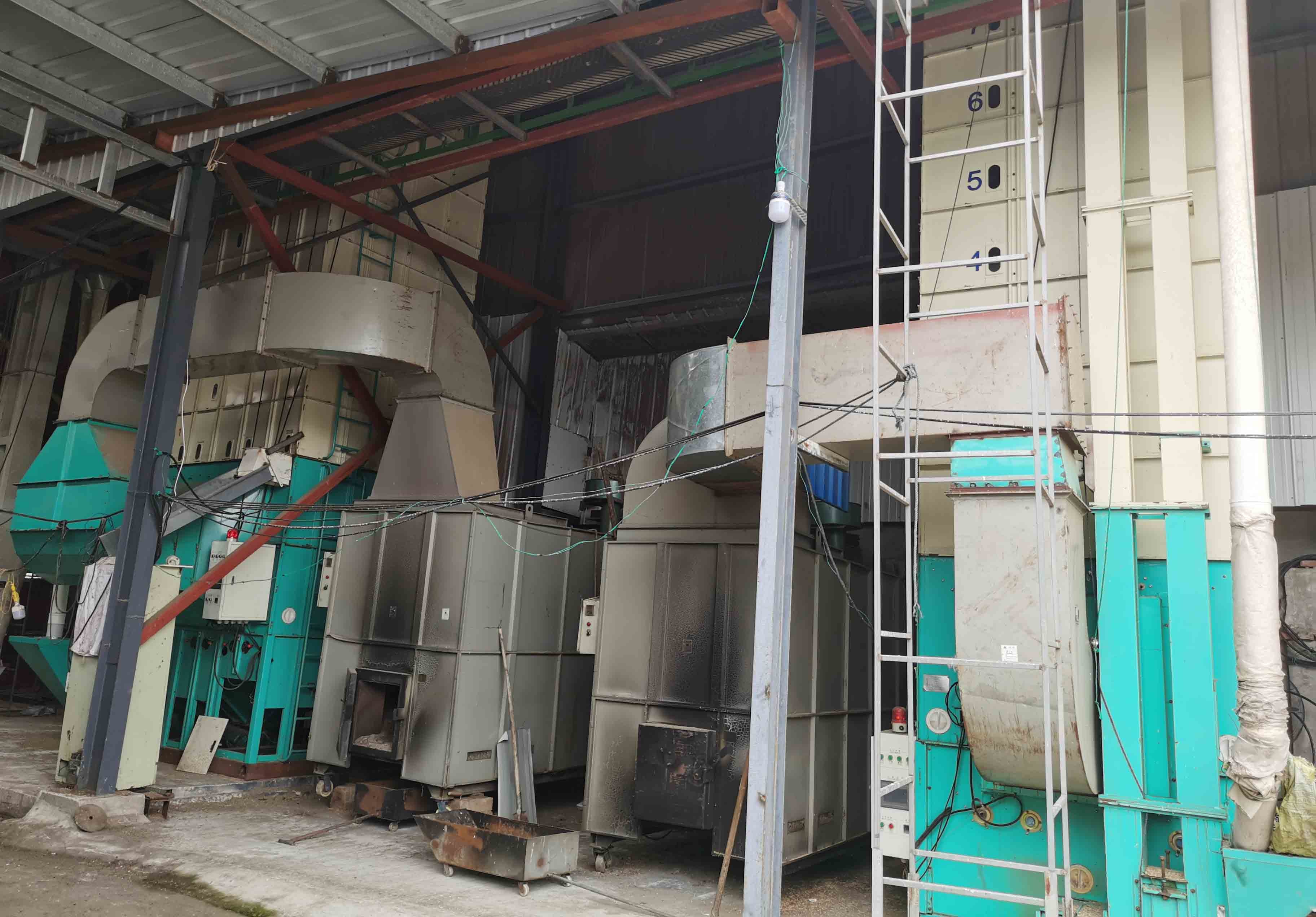 Two Furnaces Recirculating Paddy Dryer 45 Ton Per Batch